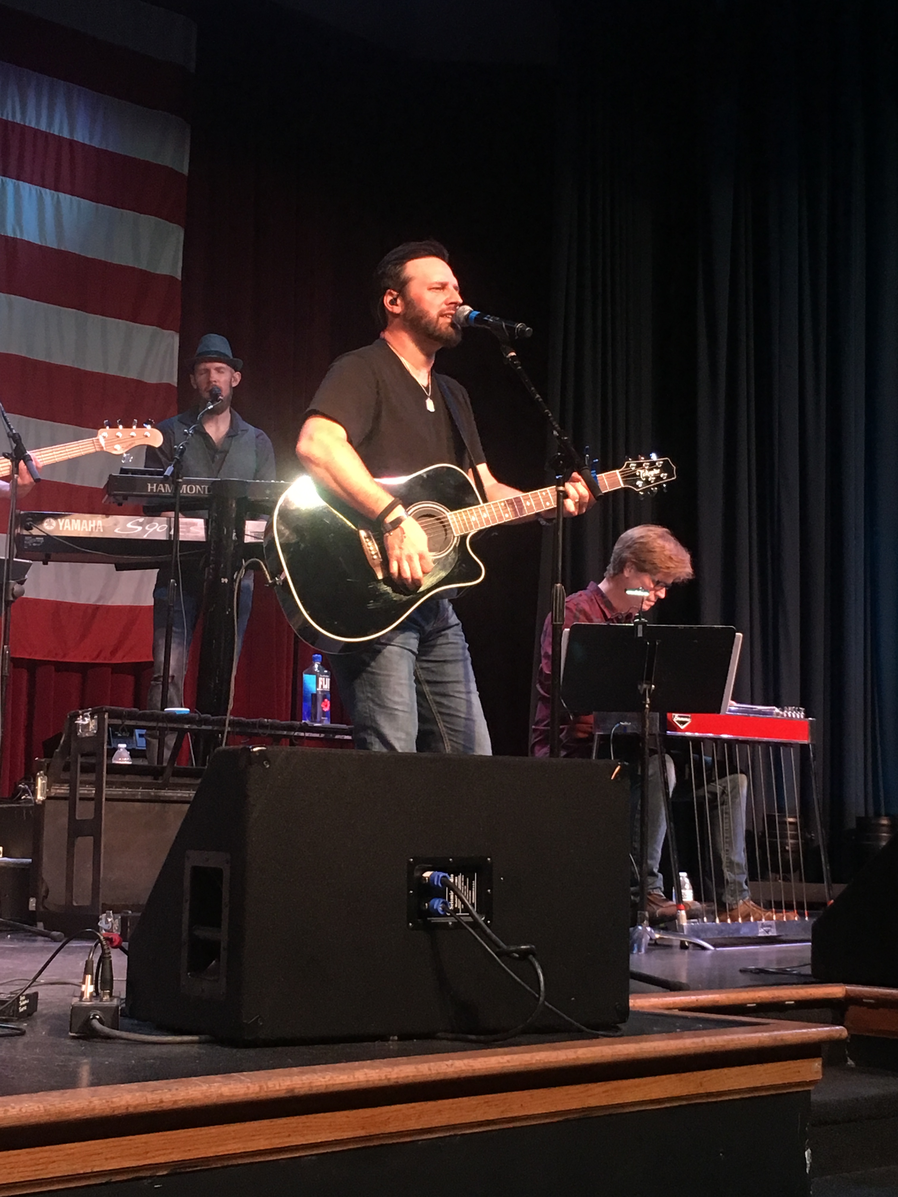 Mark Wills Featuring Special Guests At The Midnight Jamboree – TheCMBeat